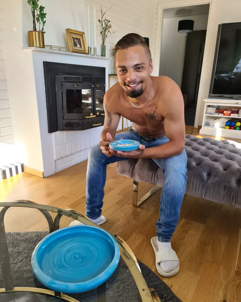 Anna Book Son – Kändis Världen